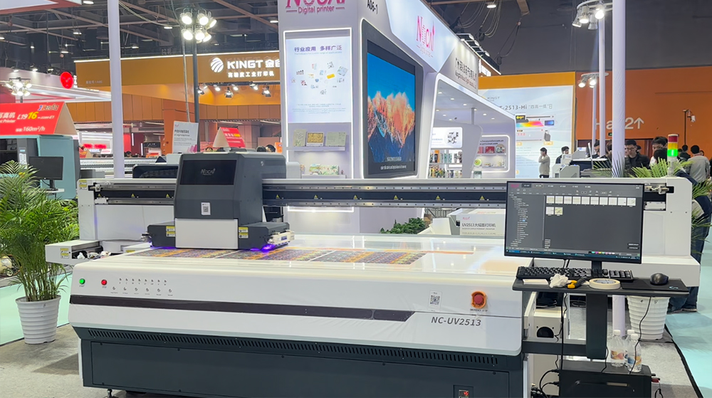 Large format UV flatbed printer